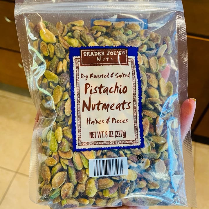 Trader Joe's Dry Roasted & Salted Pistachio Nutmeats Halves & Pieces Review | abillion
