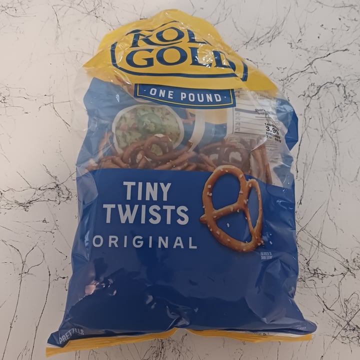 Rold Gold Tiny Twists Review | abillion