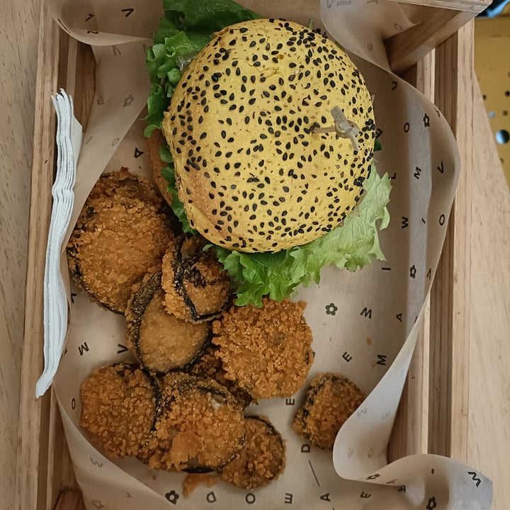 Flower Burger Torino, Italy Spicy cecio Review | abillion