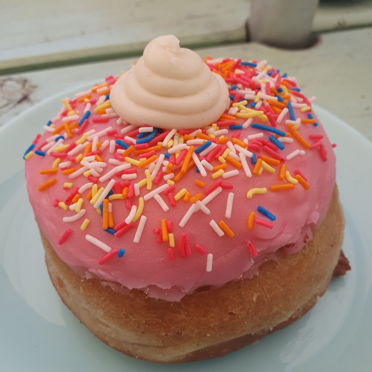 pink with sprinkles & vanilla buttercream, filled with funfetti cake ...