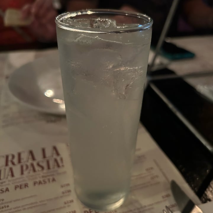 50 Friends La Poza, Acapulco de Juárez, Mexico Limonada natural Review ...