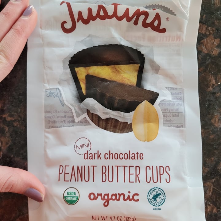 Justin's Mini Dark Chocolate Peanut Butter Cups Review | abillion