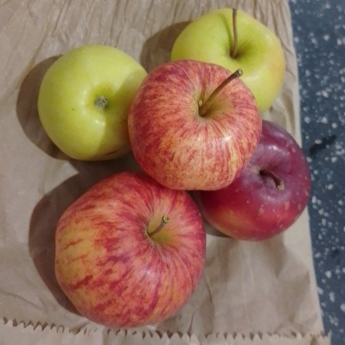 Organic Apples from Surges Bay Orchard - Vegan Product Reviews ...