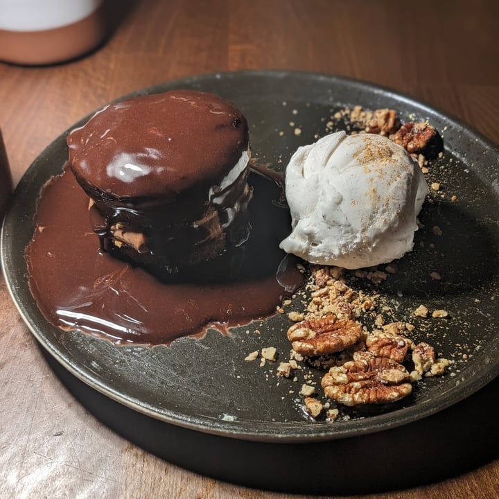 Anixi Manhattan, New York, United States Date medjool cake Review ...