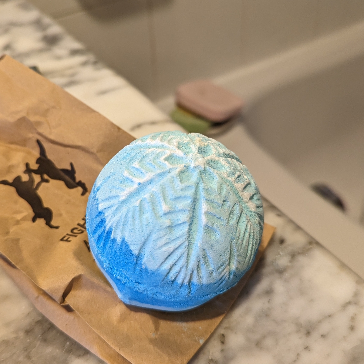 Snowdrift Bath bomb from LUSH Fresh Handmade Cosmetics - Vegan Product ...