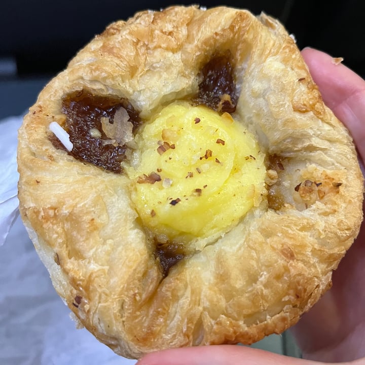 123V Bakery United Kingdom Custard Danish Review | abillion