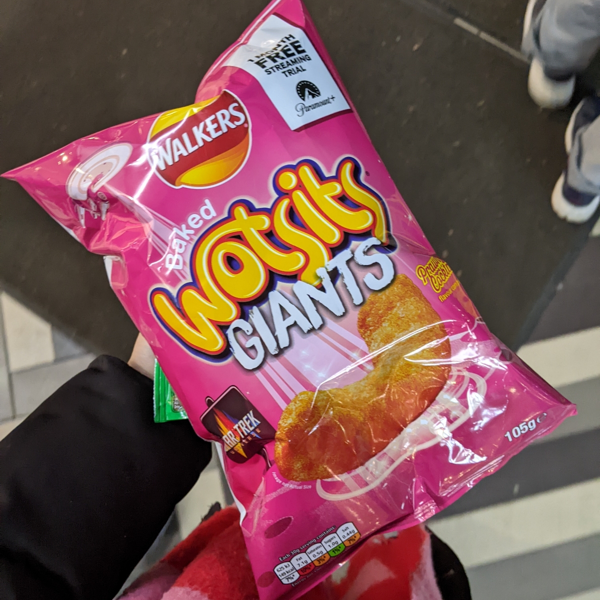 Baked Wotsits Giants Prawn Cocktail flavour corn puffs from Walkers ...