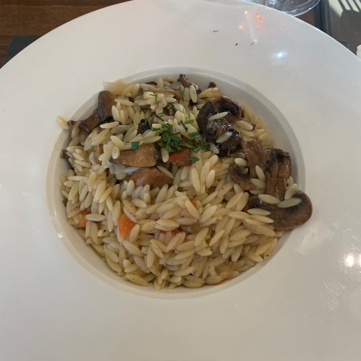 Greek On The Docks United Kingdom Kritharoto Manitari Review | abillion