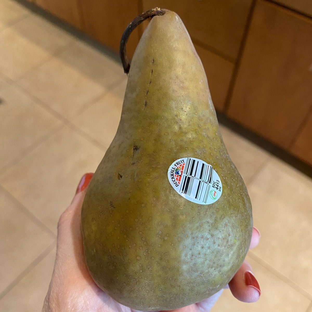 Bosc Pear from Duckwall Fruit - Vegan Product Reviews & Ratings | abillion