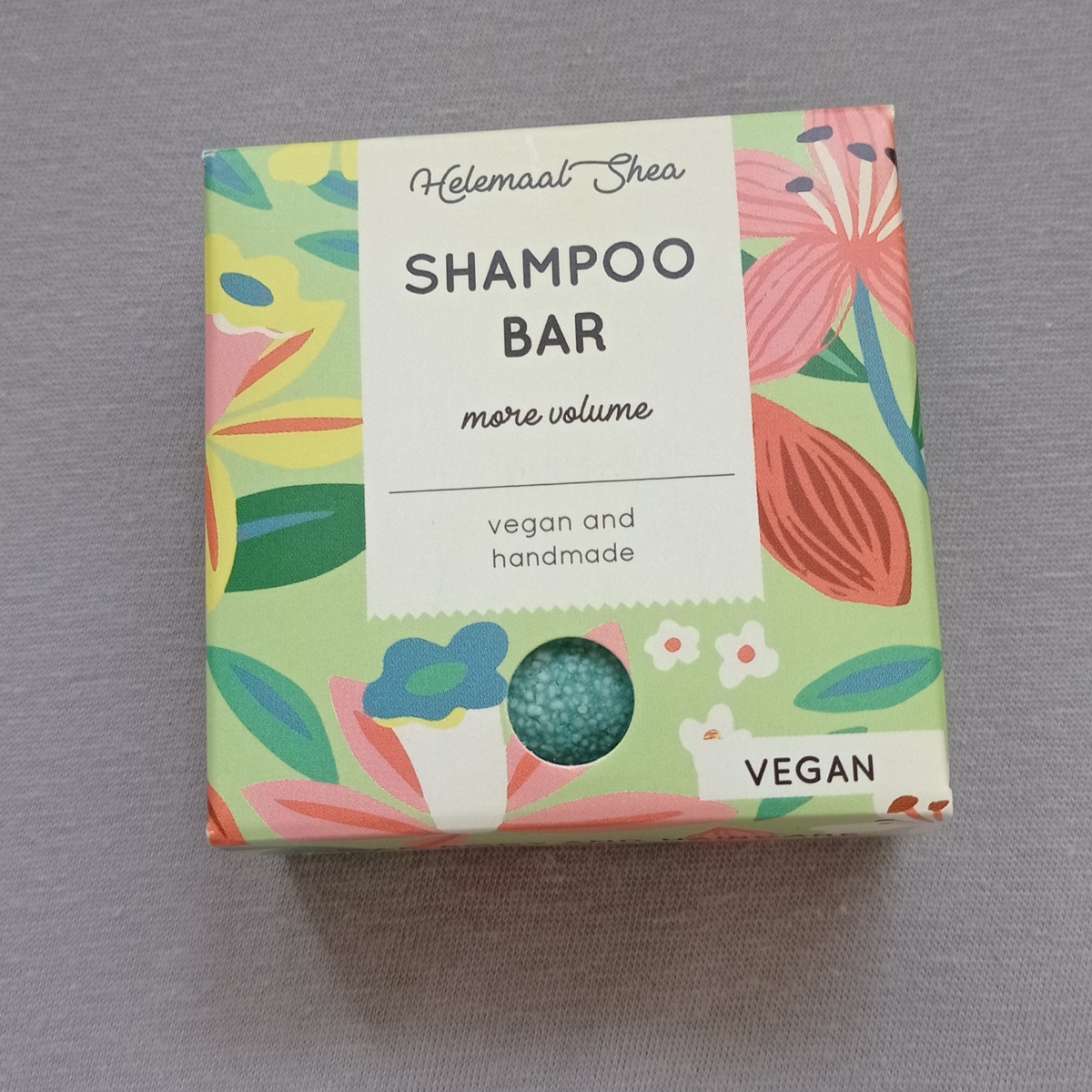 shampoo bar "more vulume" from Helemaal Shea - Vegan Product Reviews ...