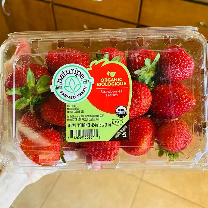 Naturipe Farmed Fresh Organic Strawberries Review | abillion