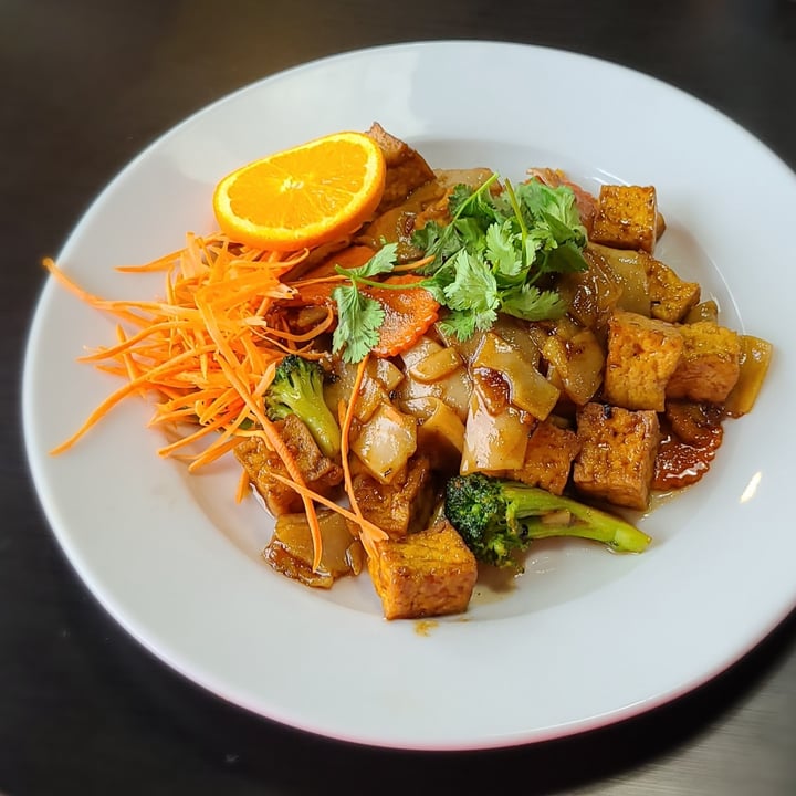 Hello Thai Dayton, United States Pad See Ew Review | abillion