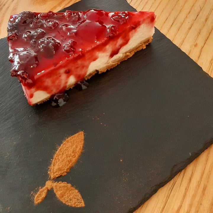 DaTerra Baixa Porto, Portugal Berry Cheesecake Review | abillion
