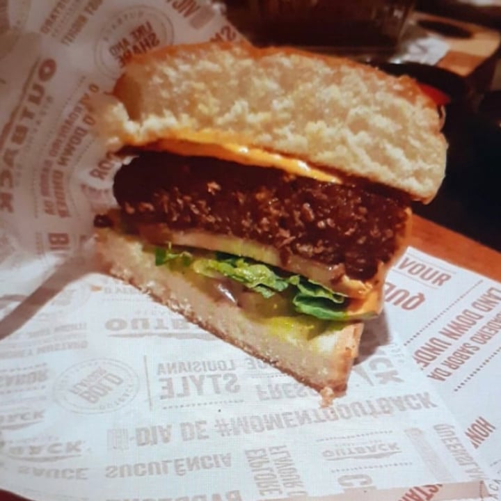 Outback Steakhouse Duque de Caxias, Brazil Aussie plant burger Review ...