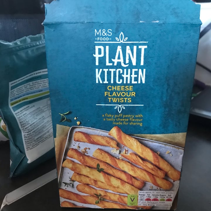 Plant Kitchen (M&S) Cheese flavour twists Review | abillion