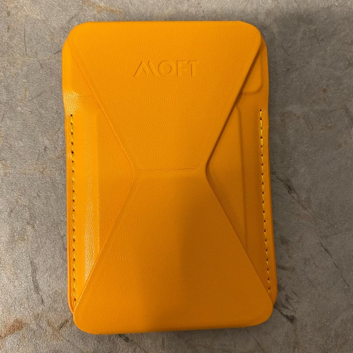 Moft Snap-on Phone Stand & Wallet Review | abillion