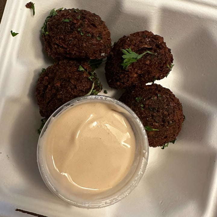 BiBi’s | Hintonburg Ottawa, Canada Falafel (4PCS) Review | abillion