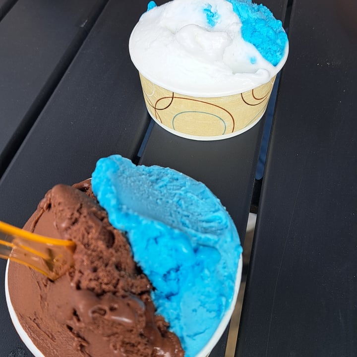 Amo Gelato Caffe Kirkendall North, Hamilton, Canada Blue Raspberry ...