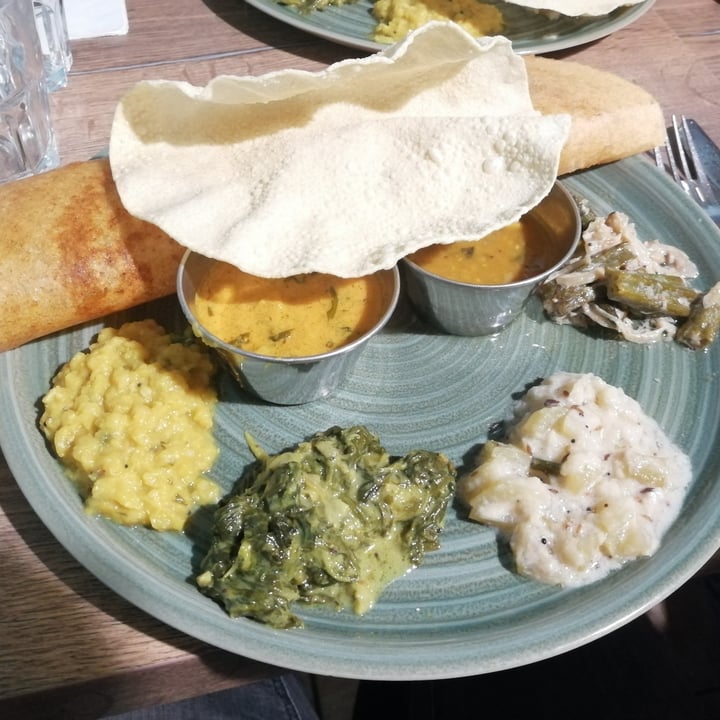 Le petit veg Paris, France thali Review | abillion