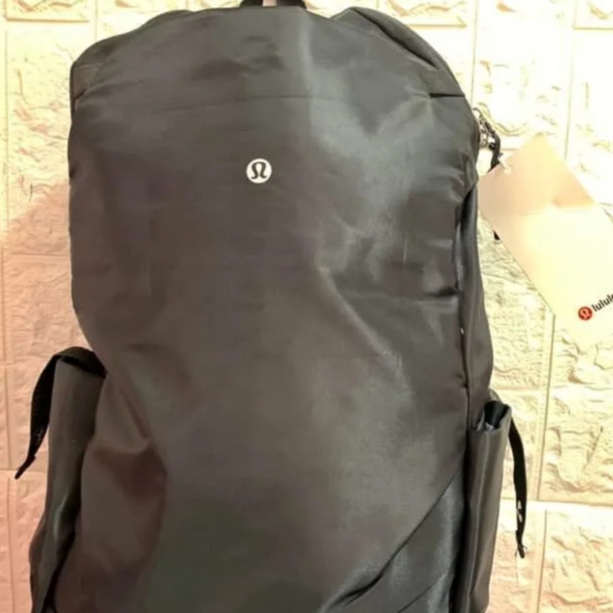 Lululemon Backpack 评价 | abillion