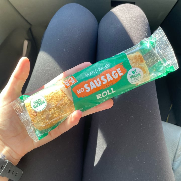 7-Eleven Plant Based No-Sausage Roll Review | abillion