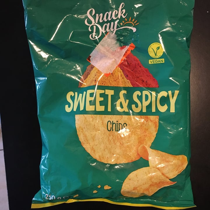 Snack Day sweet & spicy chips Review | abillion