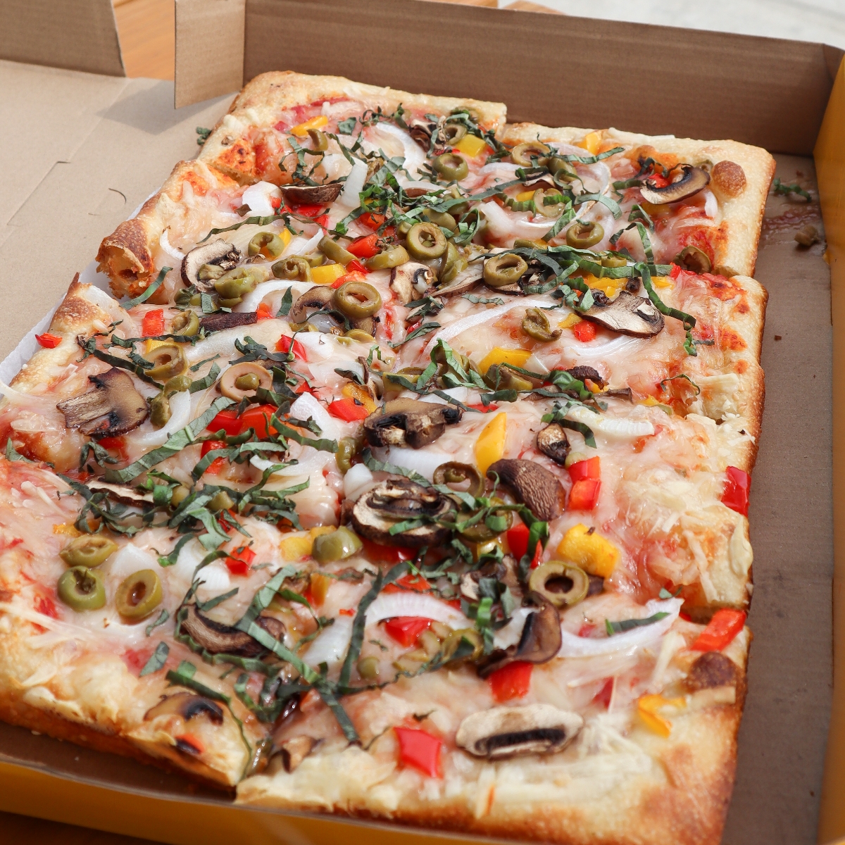 Build Your Own - Rectangle Pizza at The Wizard of Za - Review by ...