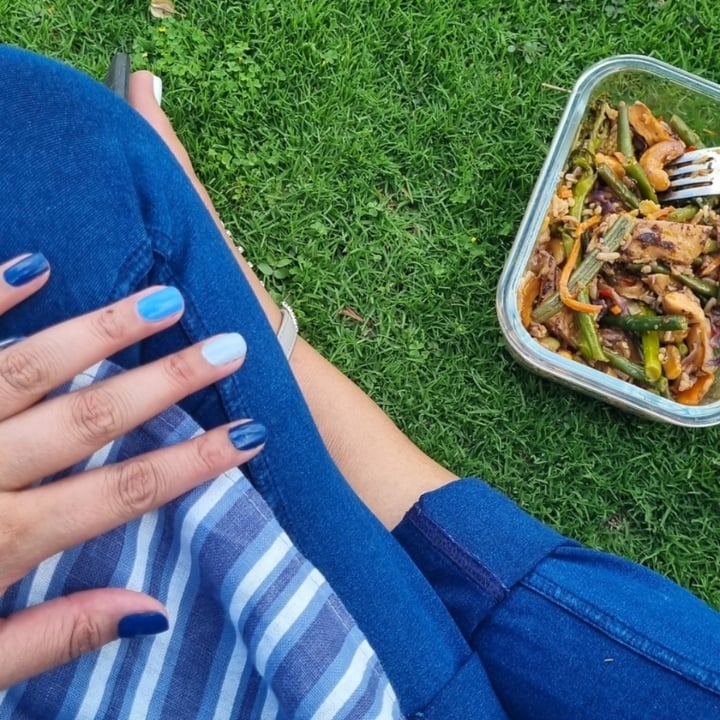 Essence Gel Nail Polish 42 - Swirl Pool Review | abillion