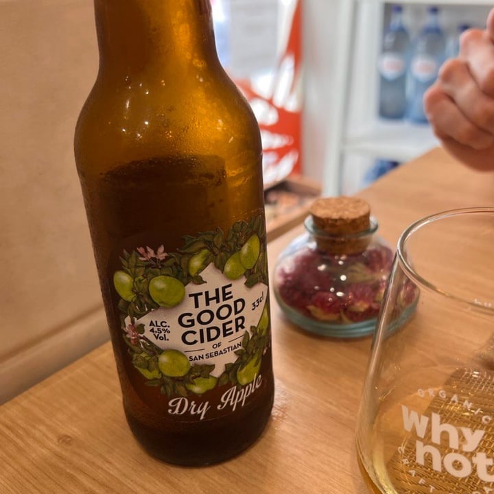 The Good Cider of San Sebastian Dry Apple Review | abillion