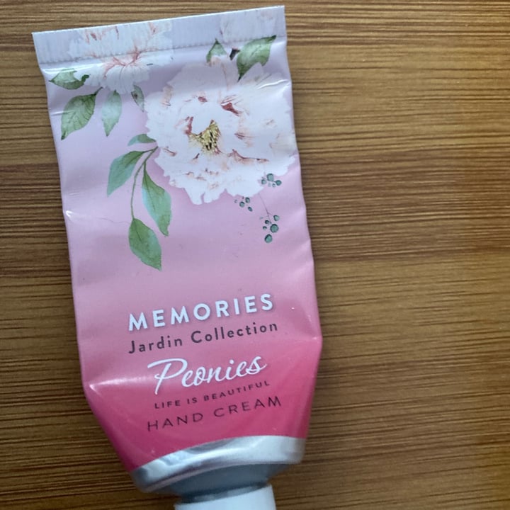 Memories Jardin Collection Peonies Hand Cream Review | abillion