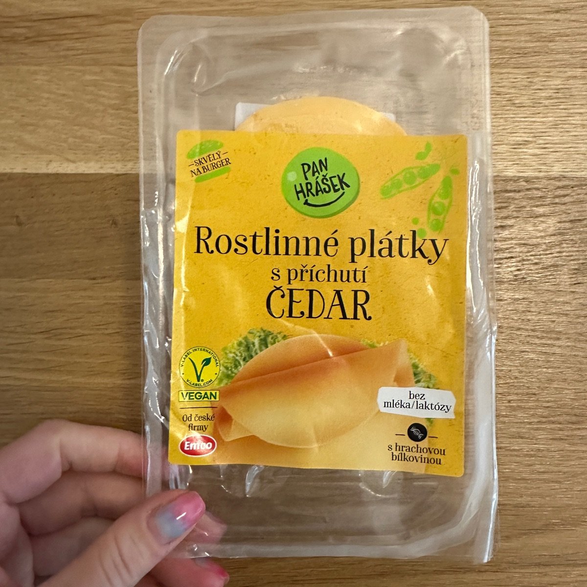 Plant-based Cheddar Slices from Pan Hrášek - Vegan Product Reviews ...