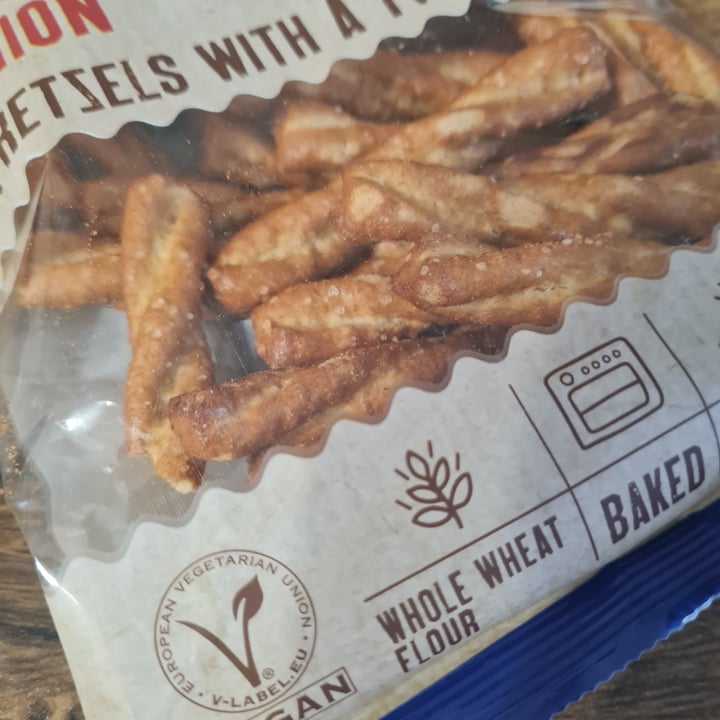 Elephant Caramelised Onion Pretzels with a Twist Review | abillion