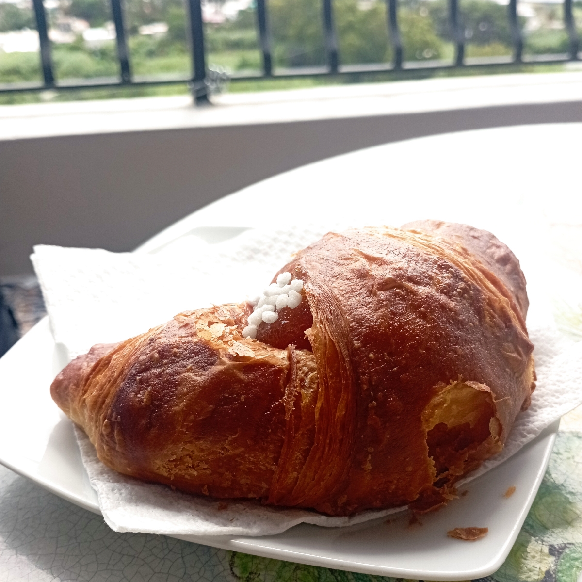 Cornetto all'albicocca at Bar Ingrid, Stromboli - Vegan Dish Reviews ...