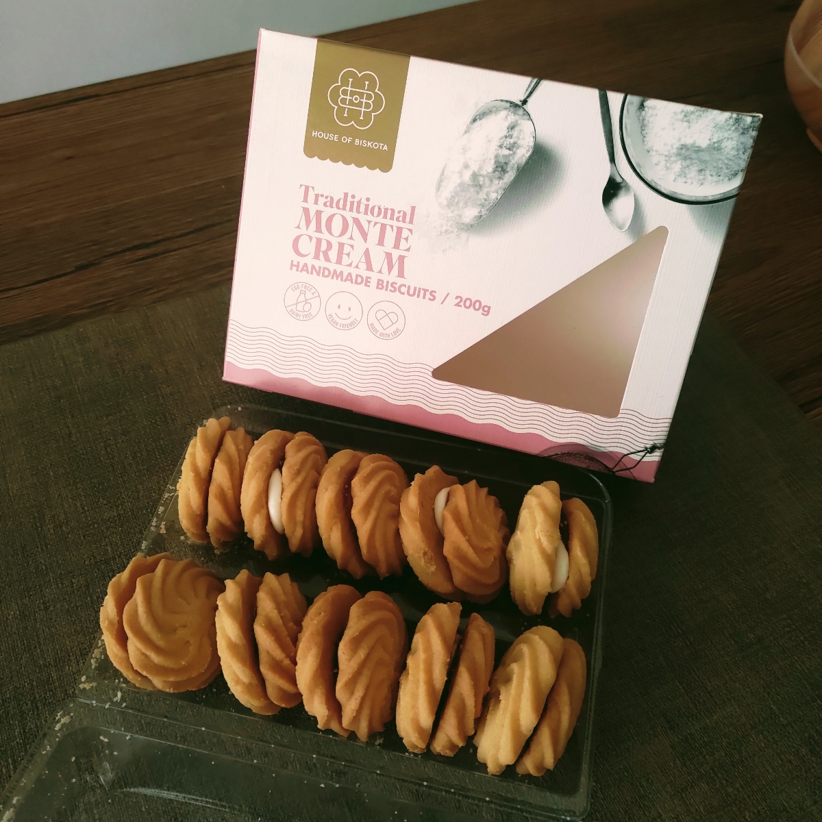 Traditional Monte Cream from House of Biskota - Vegan Product Reviews ...