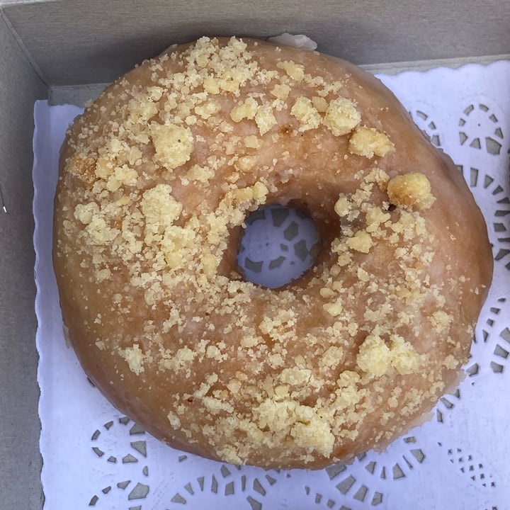 Hulis Donuts Cape Town, South Africa Apple Crumble Donut Review | abillion