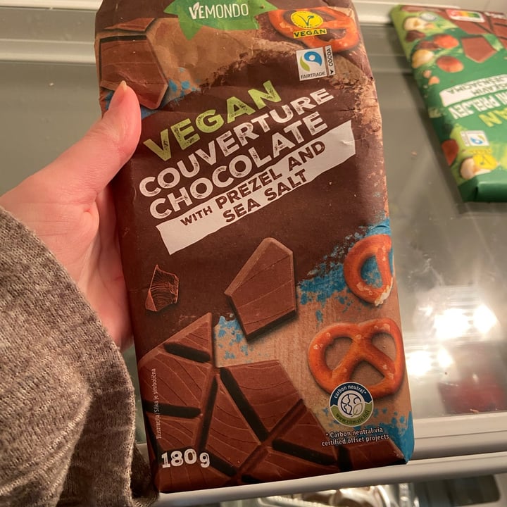 Vemondo Chocolate with prezel and sea salt Review | abillion