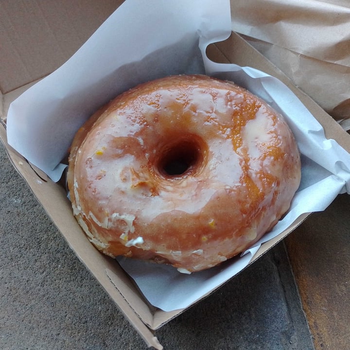 Trophy Doughnuts Mandarin Glazed Doughnut Review | abillion