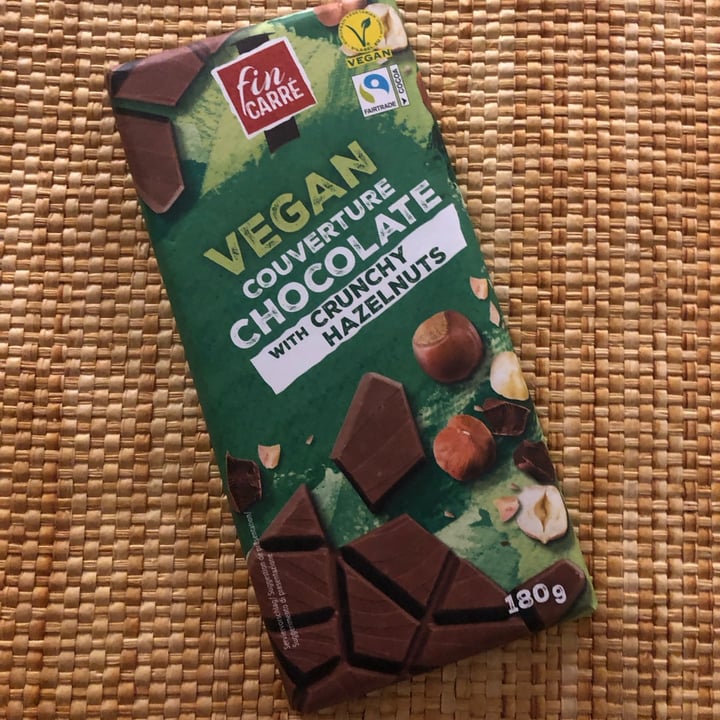 Fin Carré Couverture Chocolate with crunchy hazelnuts Review | abillion