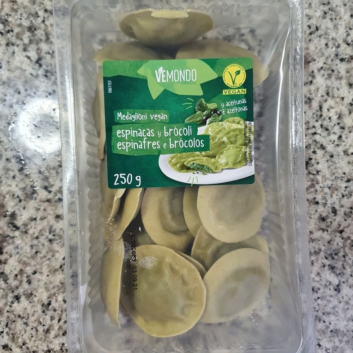 Pasta fresca rellena de brócoli y espinacas from Vemondo - Vegan ...