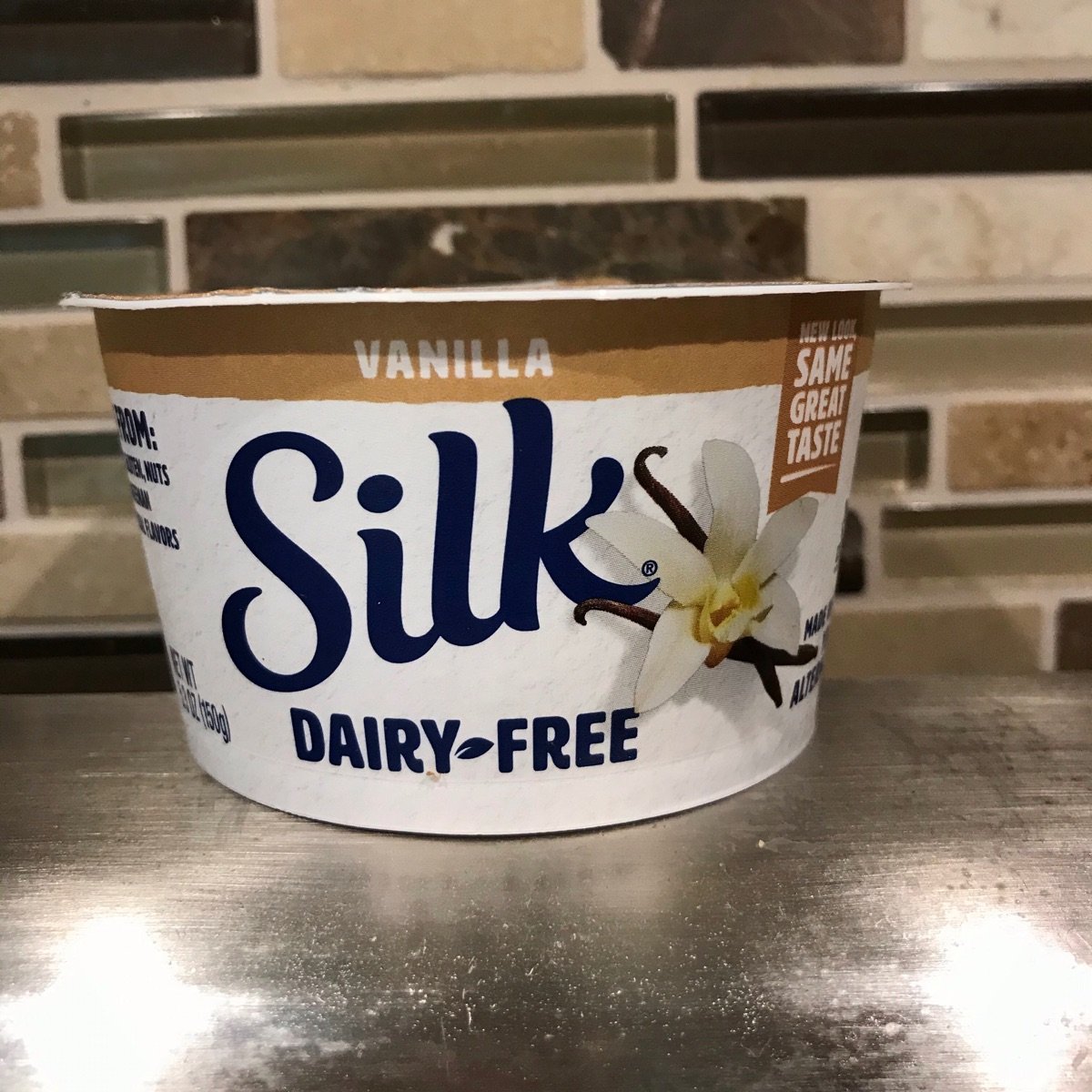 Vanilla Yogurt Alternative Made with Soy 150g from Silk - Vegan Product ...