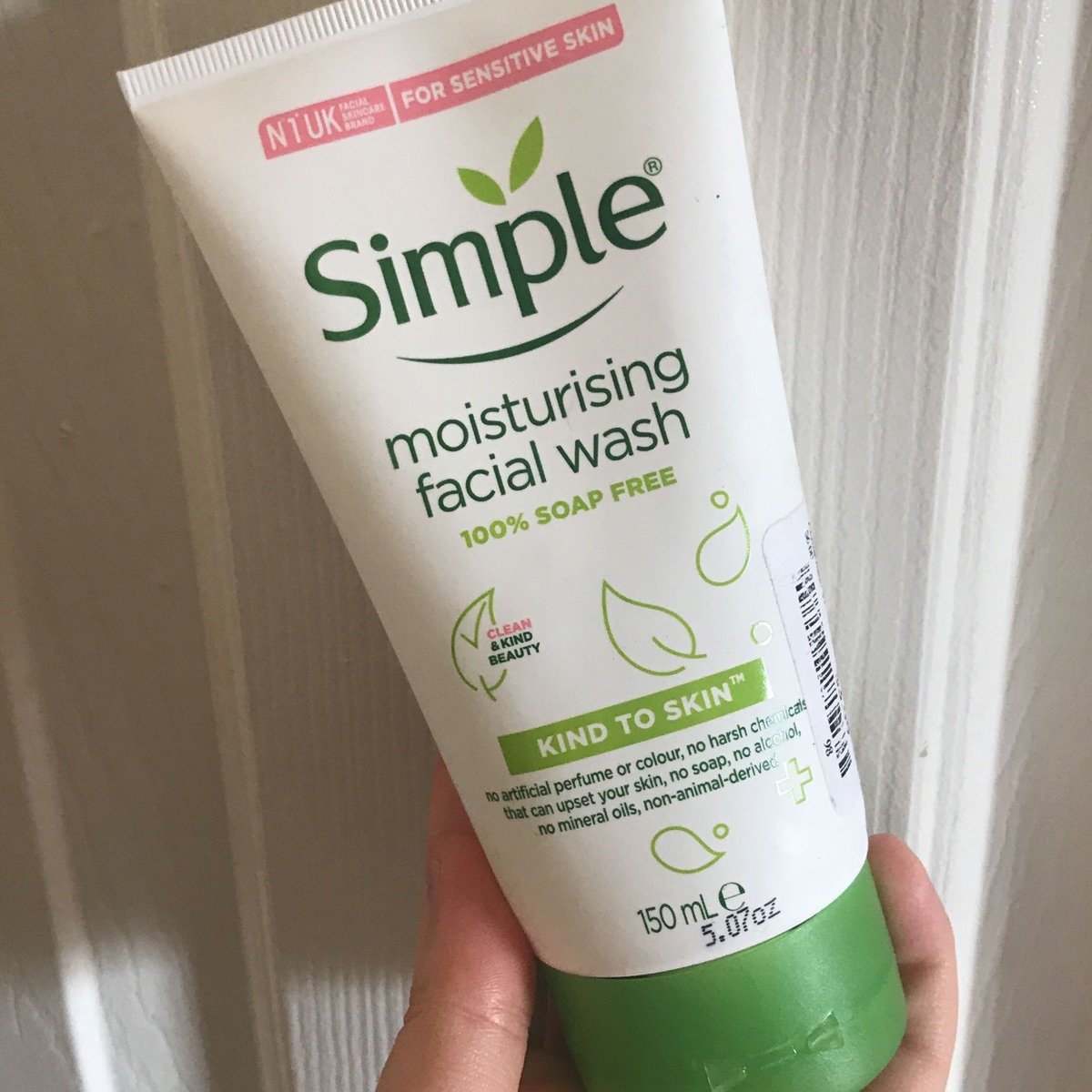 Moisturising facial wash from Simple - Vegan Product Reviews & Ratings ...