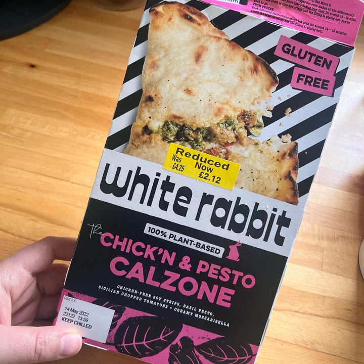 White Rabbit The Chick'n & Pesto Calzone Review | abillion