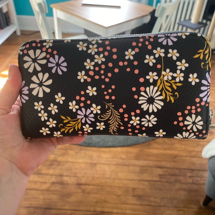 Thirty One Floral Wallet Review | abillion