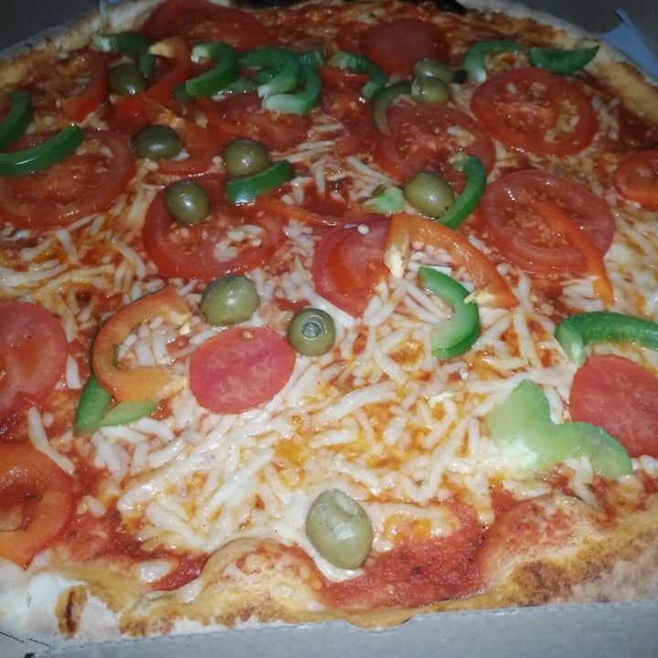 Pizzeria FoculuS Slovenia Pizza Mediterana Review | abillion