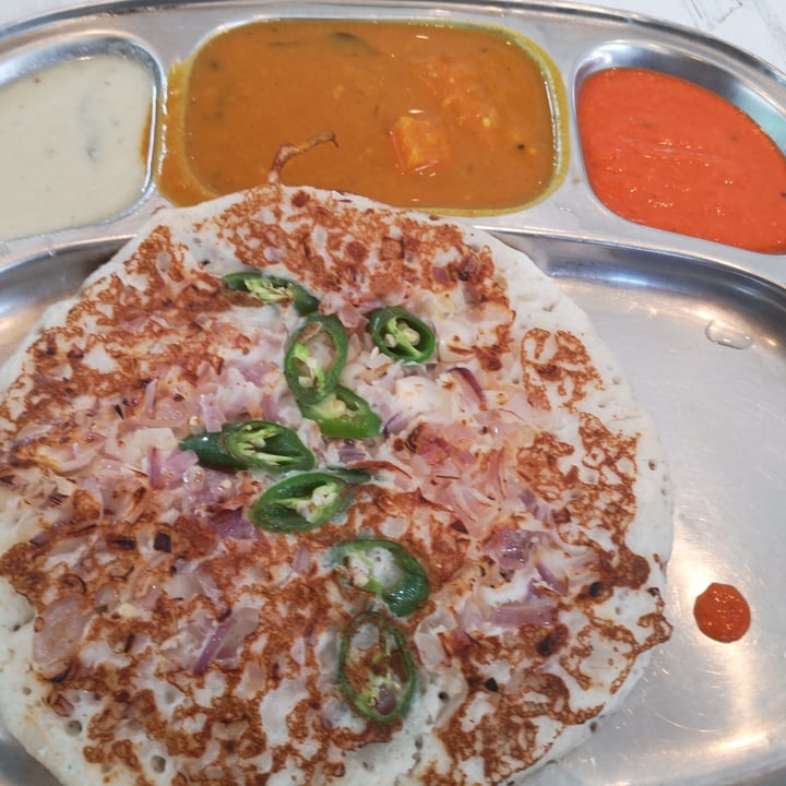 MR.PRATA Bedok, Singapore Onion utthappam and tissue paratha Review ...