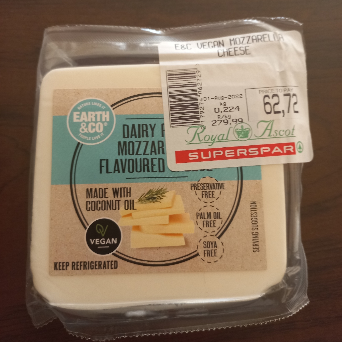Mozzarella Flavoured Cheese from Earth and co - Vegan Product Reviews ...