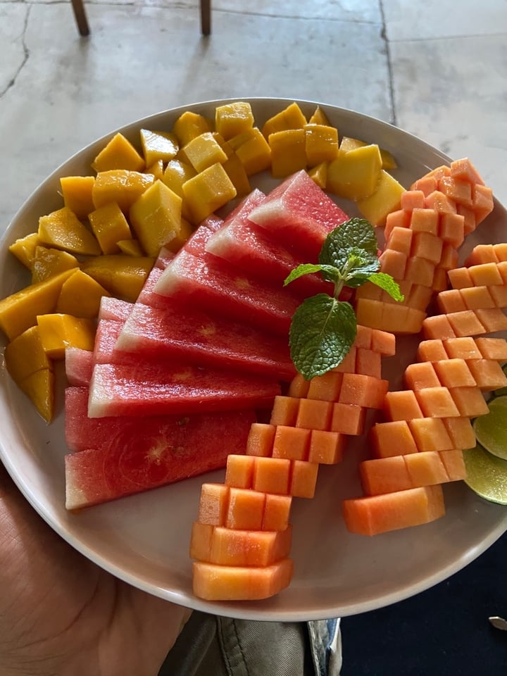 Living Food Lab Indonesia Fruit platter Review | abillion