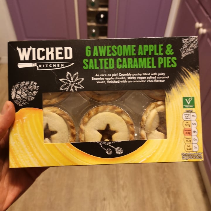 Wicked Awesome Apple & Salted Caramel Pies Review | abillion