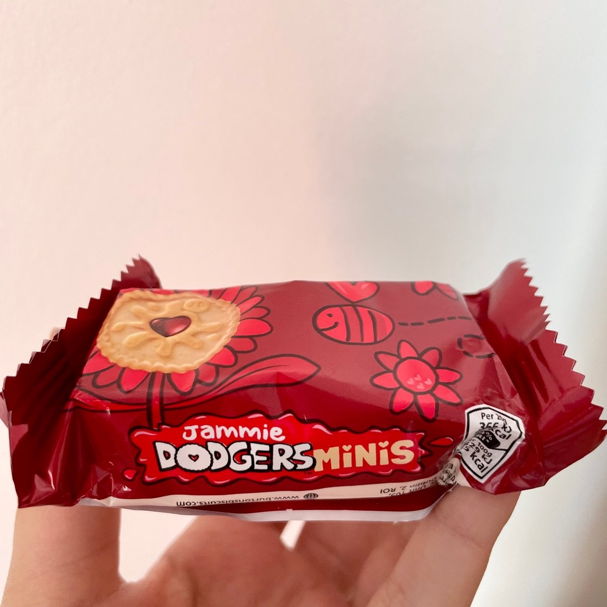 Jammie Dodgers Mini's from Burton's Biscuits - Vegan Product Reviews ...
