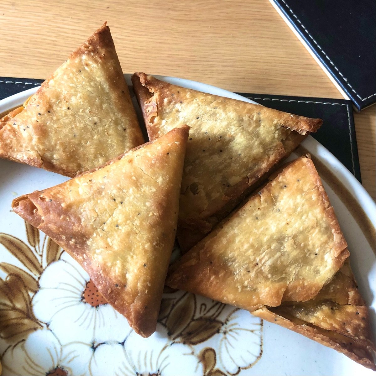 4 No Chicken Samosas from Plant Pioneers - Vegan Product Reviews ...